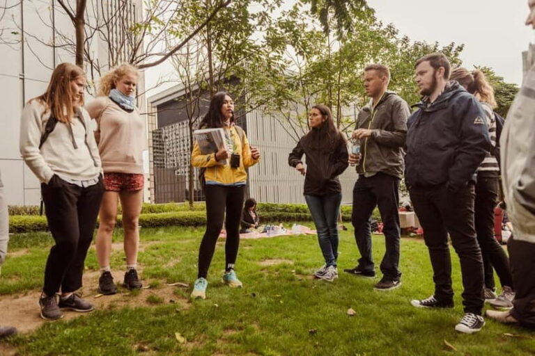 Introduction to Hong Kong - Central Tip-Based Walking Tour - Key Points