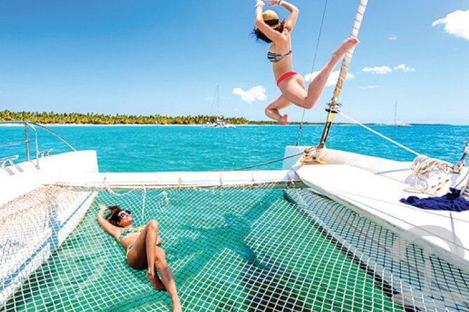 Isla Mujeres adventure by Catamaran. Snorkel, open bar and lunch - Cost and Value Analysis