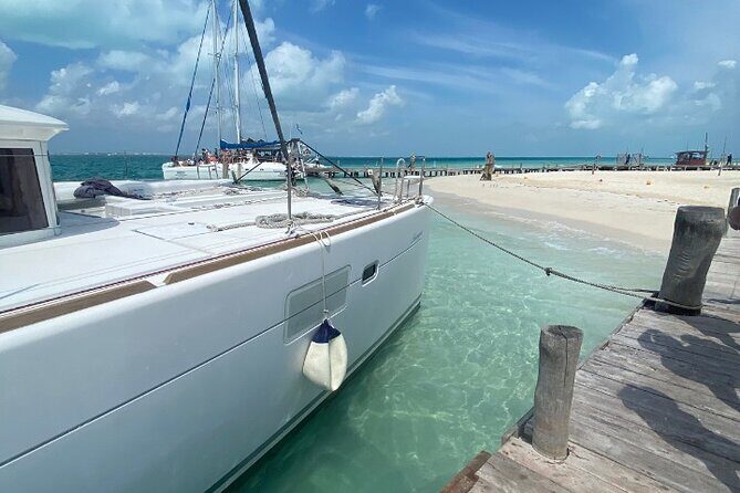 Isla Mujeres on luxury catamaran with snorkel, open bar and lunch - Who Will Love This Tour?