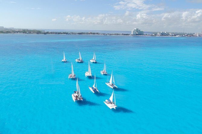 Isla Mujeres tour 12 p.m. Best time Less People - The Catamaran Cruise