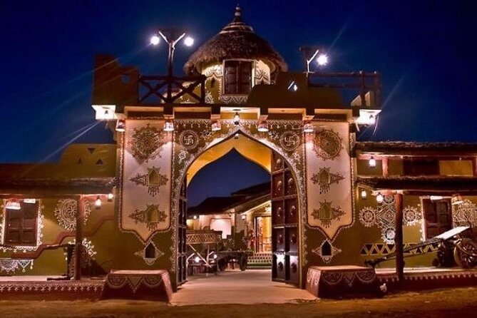 Jaipur full-day tour with dinner at Chokhi Dhani Village - Exploring the Itinerary in Detail