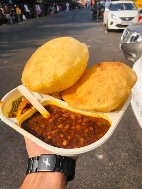 Jaipur: Guided Night Tour With Optional Food Tasting - Walking Through Old Streets and Atmosphere
