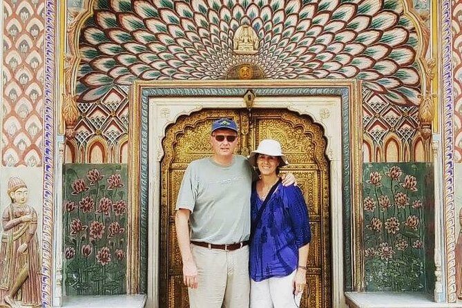 Jaipur Sightseeing and Shopping: Guided Tour by Private Car - The Value in the Details