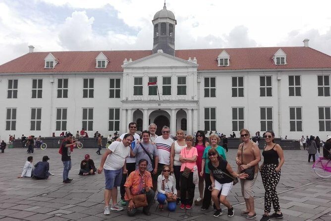 Jakarta Amazing Tour With Lunch - FAQs