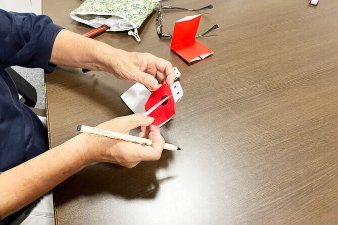 Japanese miniature kimono made with origami in Osaka - Who Should Consider This Tour?