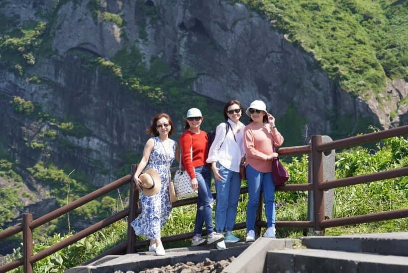 Jeju: Eastern Jeju UNESCO Spots Day Tour - Food and Rest