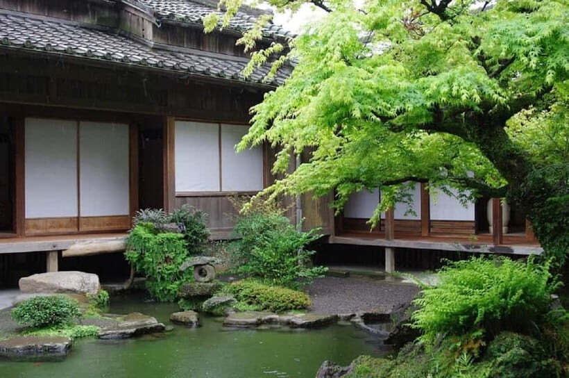 Kagoshima: Sengan-en & Castle Town Samurai Walking Tour - Inside the Shimazu Residence