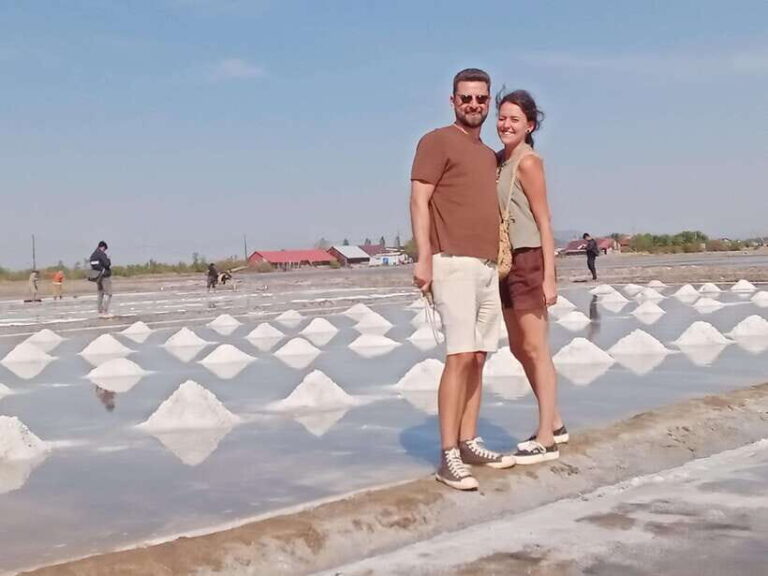 Kampot~Private local tuk tuk to Country side /Pepper farm. - The Highlight Stops