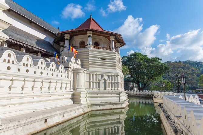 Kandy City Tour from Colombo Seaport - Detailed Journey Through Kandys Best