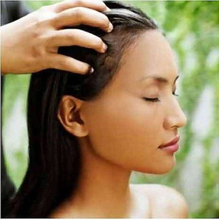 Kathmandu: Deep Hair Oil Massage, Wash, & Blow Dry in Thamel - The Experience and Atmosphere