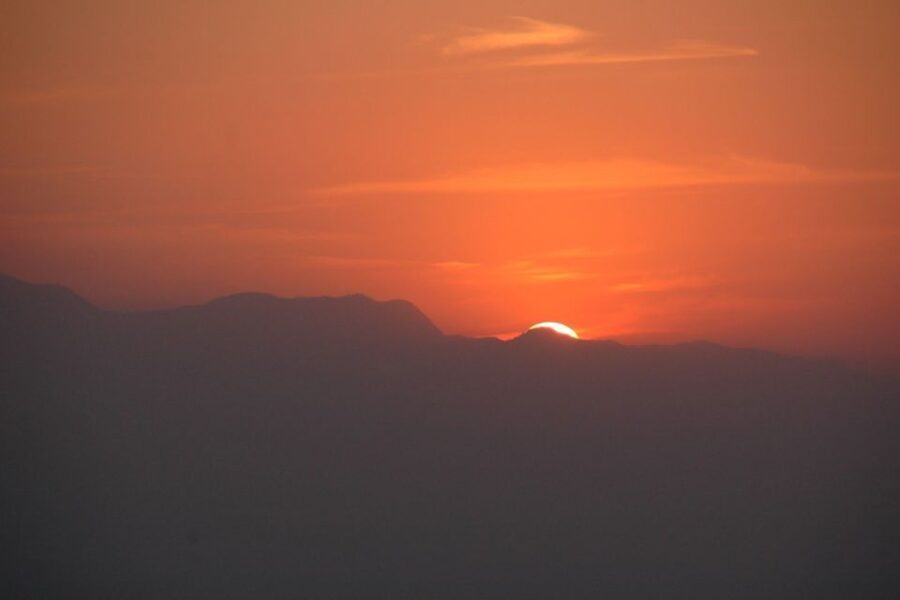 Kathmandu: Nagarkot Sunrise and Hike Tour to Changu Narayan - Key Points
