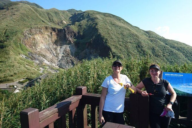 Keelung Shore Excursion: Yangmingshan Hot Spring and Wild Vegetable Cuisine Tour - Transportation and Logistics