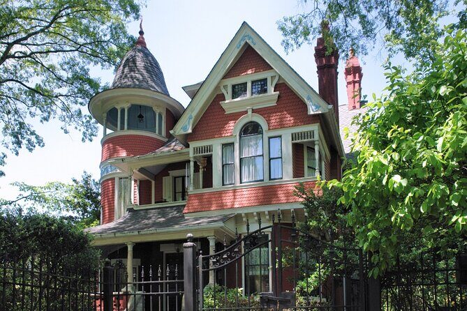Keep Portland Weird Neighborhood Culture Tour - The Practicalities: Transportation, Price, and Group Size