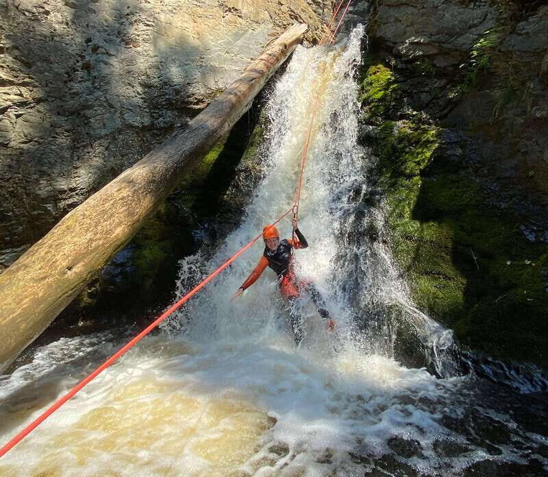Kelowna: Adrenaline Canyoning Tour - What the Guides Do for You