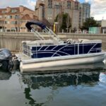 Kelowna: Sylvan Mirage Cruise Pontoon for rent - Why the Sylvan Mirage Cruise Pontoon is a Great Choice