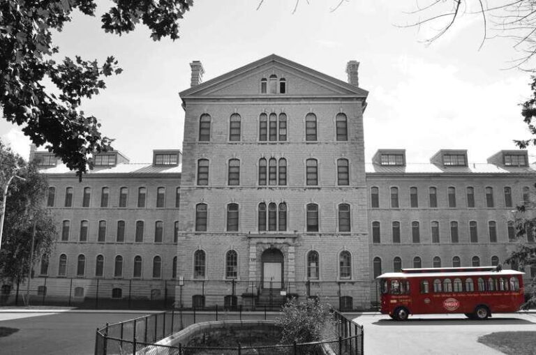 Kingston: Ghosts and Mysteries Trolley Tour - Authenticity and Review Highlights