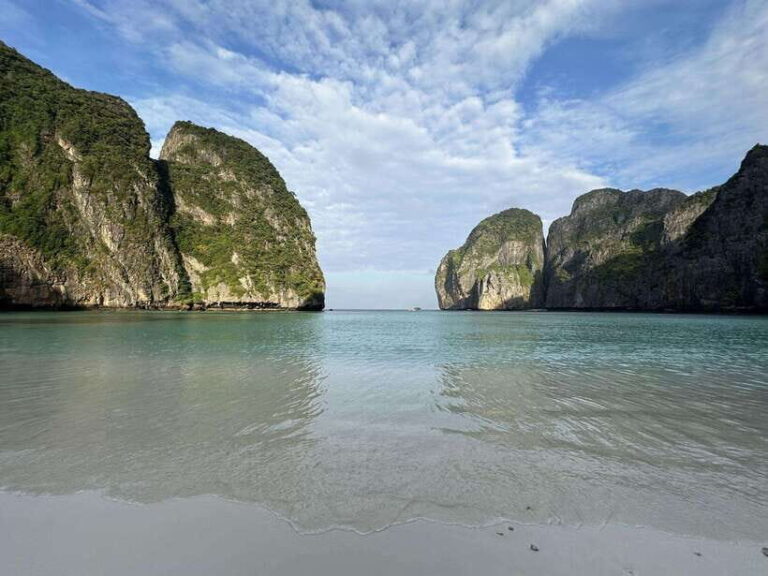 Koh Phi Phi: Early Morning Maya Bay, Bamboo Speedboat Tour - Arriving Early for the Magic of Maya Bay