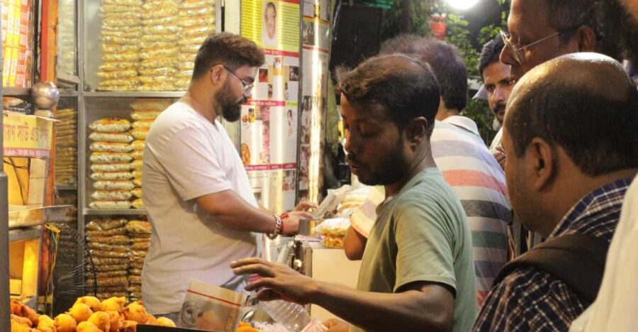 Kolkata Midtown Madness- A Street Food & Nightlife Tour - Transport & Group Dynamics