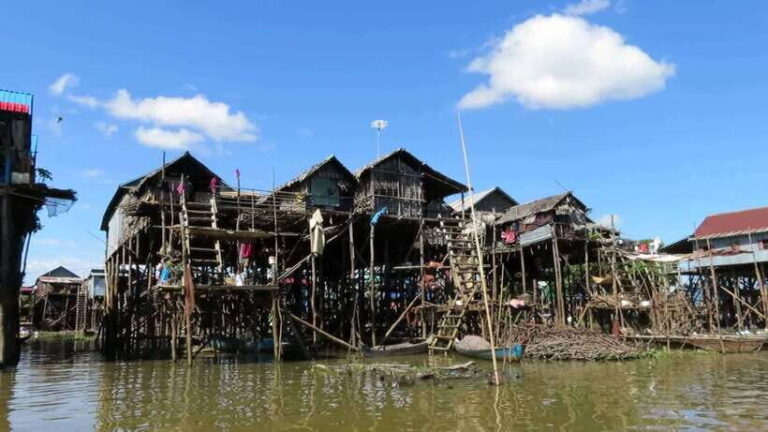 Kompong Phluk Floating Village Tour from Siem Reap