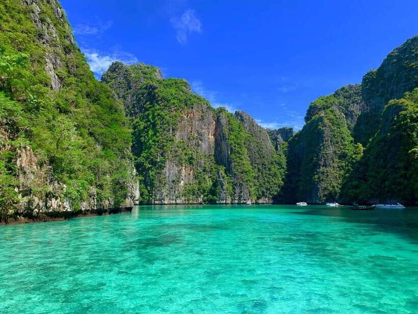 Krabi: Phi Phi Islands Speedboat Tour with Buffet Lunch - The Speedboat Ride: A Swift Crossings