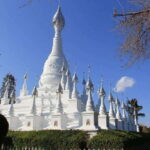 Kunming: Yunnan Ethnic Village & Western Hills Private Tour - Discovering the Ethnic Village: A Cultural Kaleidoscope