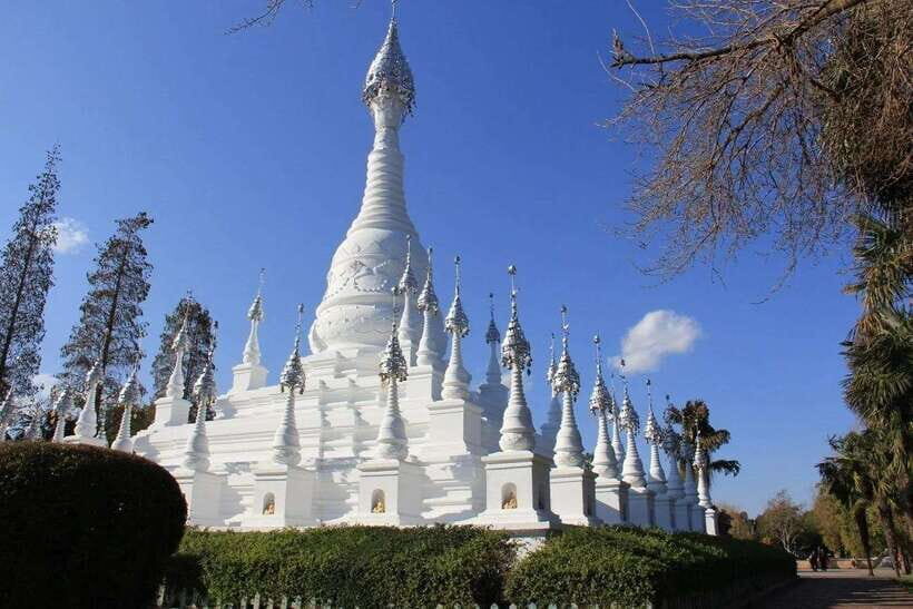 Kunming: Yunnan Ethnic Village & Western Hills Private Tour - Discovering the Ethnic Village: A Cultural Kaleidoscope