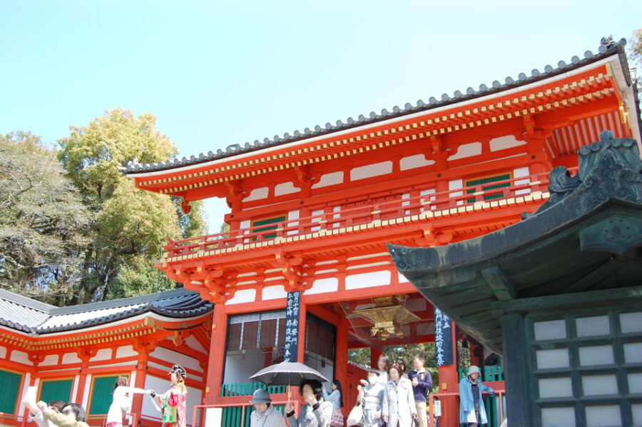 KYOTO: Exploring Six Scenic Spots with Sushi - What Makes This Tour Stand Out?