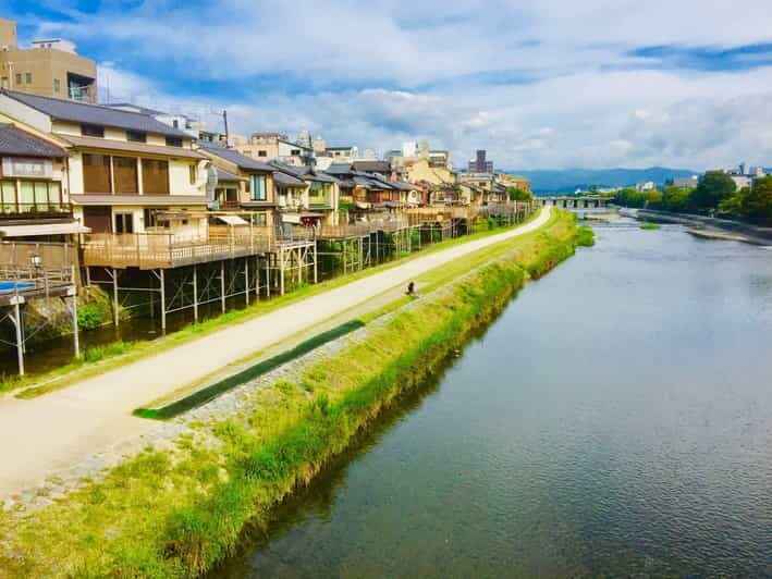 Kyoto: Half-Day Private Guided Tour to the Old Town of Gion - Price and Value