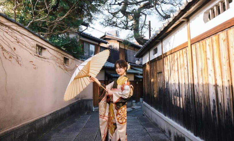 Kyoto: Ninenzaka Customized Photo Shoot with Photographer - The Photos and Posing Tips