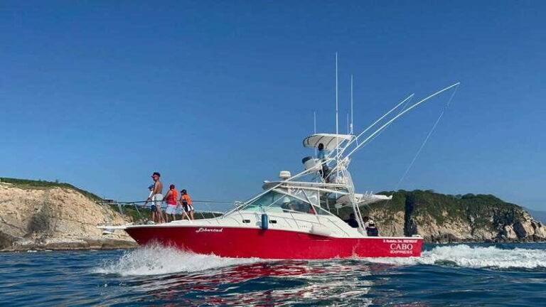 La Crucecita: Private Yacht Cruise in Huatulco with Drinks - Who Is This Tour Ideal For?