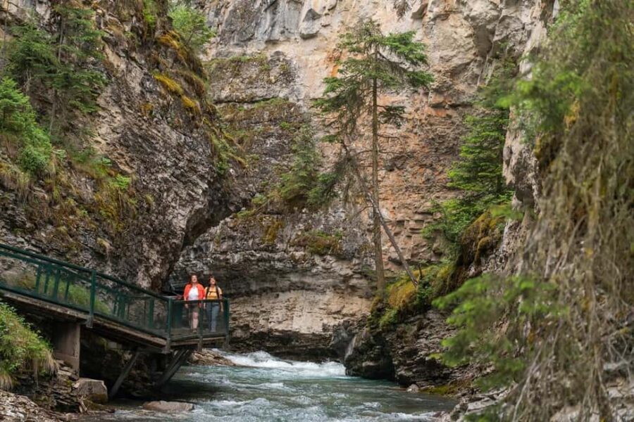 Lake Louise, Moraine Lake: English & Spanish Day Trip - Who Should Consider This Tour?