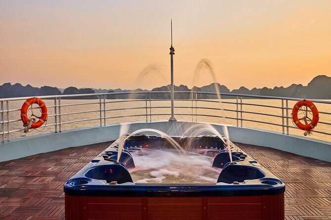 Lan Ha bay luxury cruise 2D/1N: Kayaking, swimming at the pristine places, meals - What Makes This Cruise Stand Out?