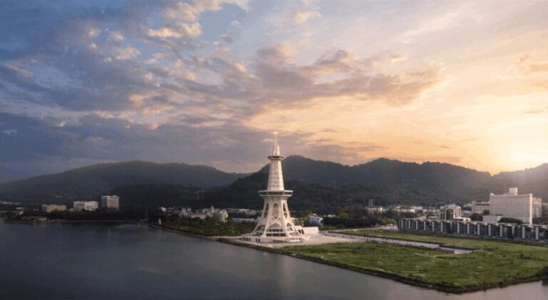 Langkawi: Maha Tower Langkawi Admission Ticket - The Skywalk and Thrilling Features