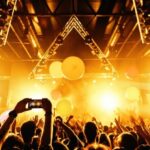 Las Vegas: Party Bus Nightclub Crawl - The Guide and Group Dynamics