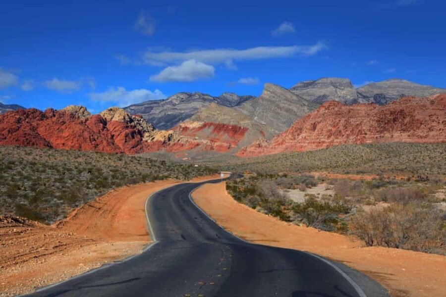Las Vegas: Red Rock Canyon & 7 Magic Mountains Tour - Detailed Breakdown of the Itinerary