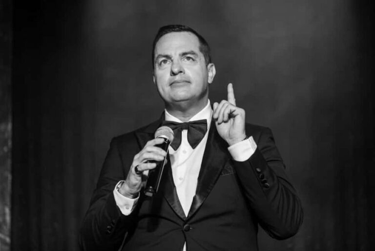 Las Vegas: Sinatra Live! - Tribute to Frank Sinatra - What the Show Offers