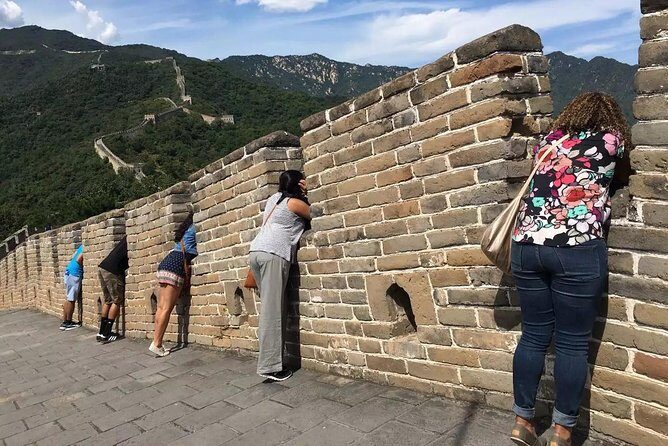 Layover tour roundtrip from Beijing airport to the Great Wall of Mutianyu - Why This Tour Offers Solid Value
