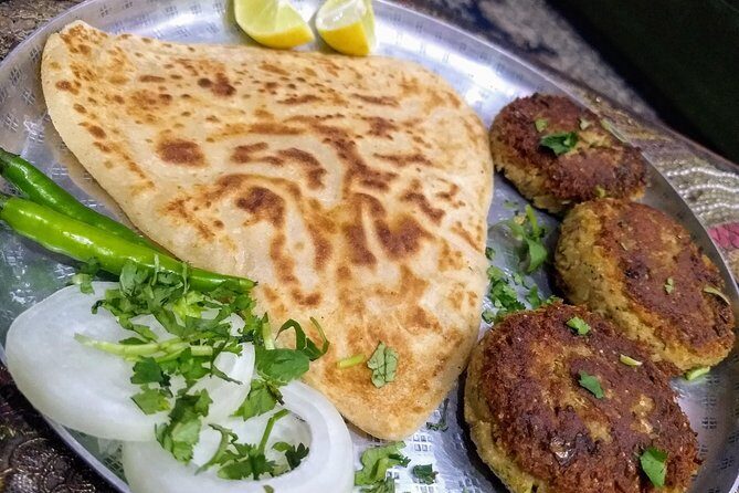 Learn 5-6 & Eat 9-10 Veg & Non-Veg Authentic Dish in a Delhi Home - Who Will Love This Tour?