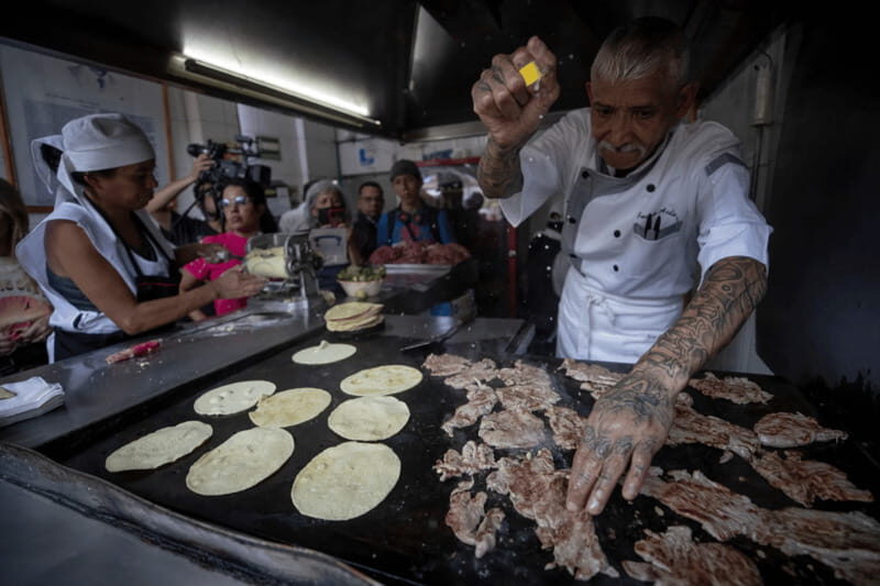 León: Authentic Culinary Tour with Unlimited Tacos - Practical Tips for Travelers