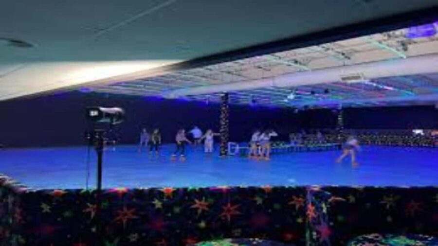 Lexington: Friction Skating Rink Entry Ticket - Skate Rental and Equipment Options