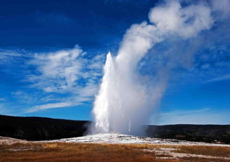 Lodging at Old Faithful Yellowstone&Grand Teton 5-Day Tour - The Lodging: A Highlight in The Heart of Yellowstone