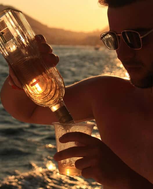 Los Cabos Catamaran: Iconic Sunset Cruise with Drinks & DJ - Authentic Experiences from Guest Perspectives