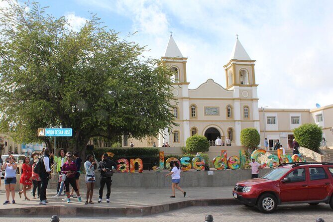 Los Cabos Luxury Tesla Transfer from Airport to San José del Cabo Area - From Airport to Hotel: Service Details