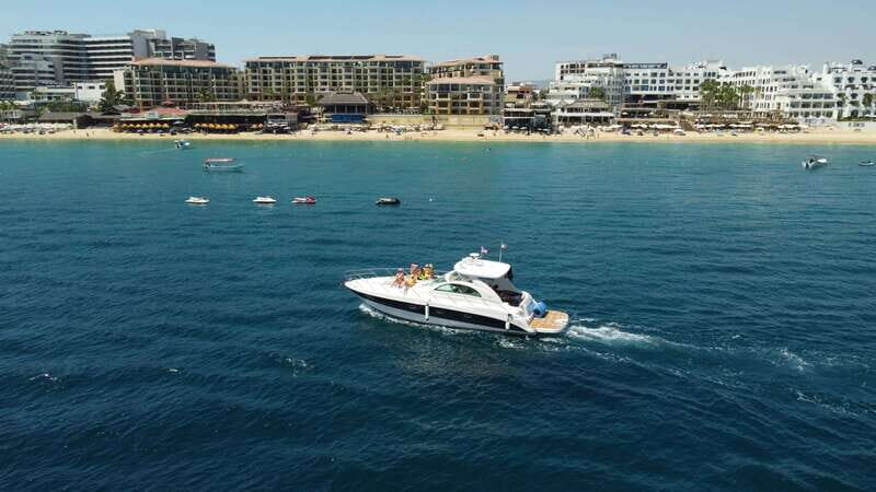 LOS CABOS: PRIVATE BAY AND ARCH TOUR. LUXURY YACHT - Authentic Experiences and Authenticity