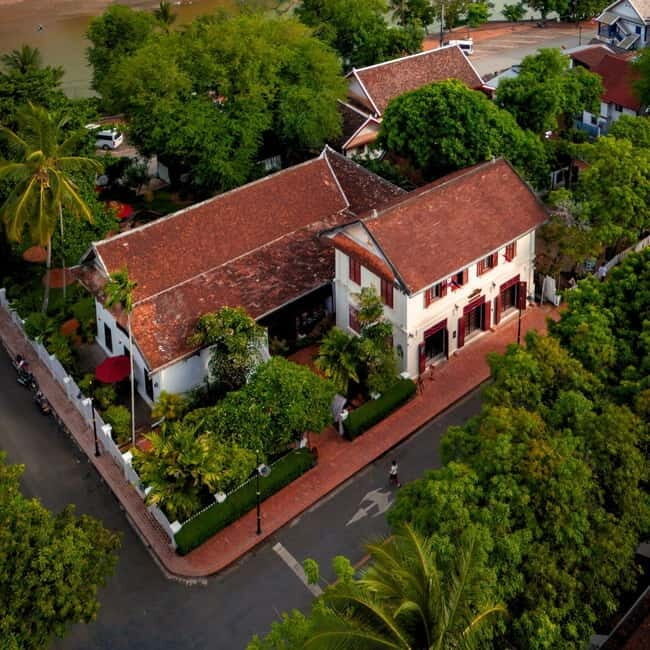Luang Prabang: Audio-Guided City Tour in Electric Car - Itinerary and Highlights: What to Expect