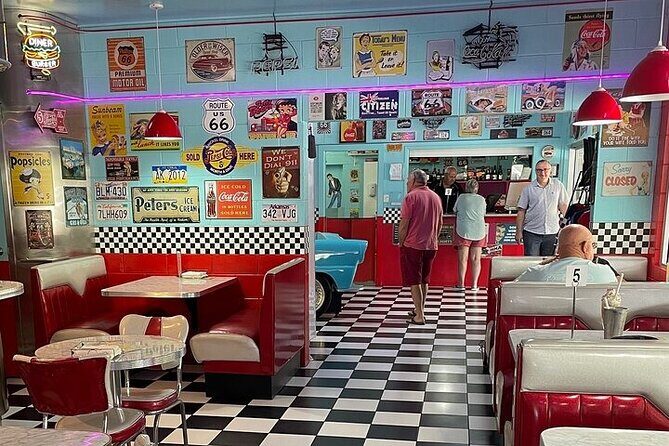 Lunch at Georges Diner Private Tour - Who Should Consider This Tour?