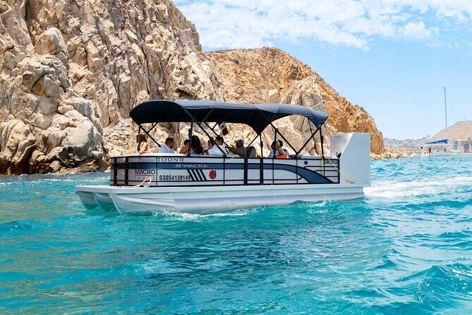 Luxury Boat Trip to the Arch - The Experience and Atmosphere