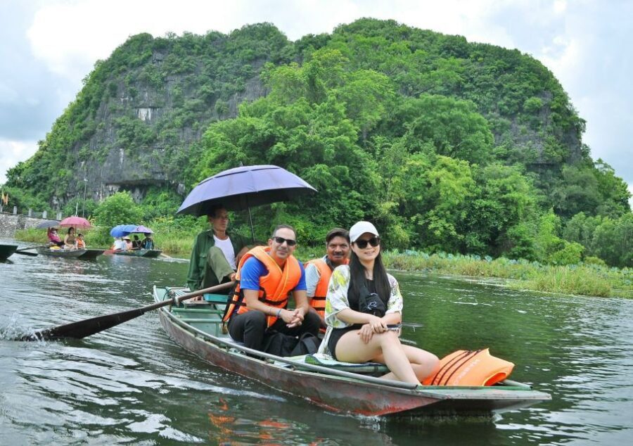 Luxury Hoa Lu, Tam Coc & Mua Cave With Limousine Small Group - The Value of This Tour