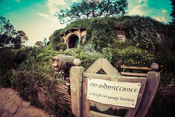 Luxury Small group tour from Auckland to Hobbiton Movie Set - What You Can Expect from the Itinerary