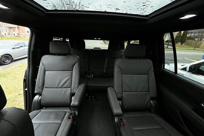 Luxury Transport from Mississauga to Toronto - The Experience Itself: What You and Your Group Will Encounter